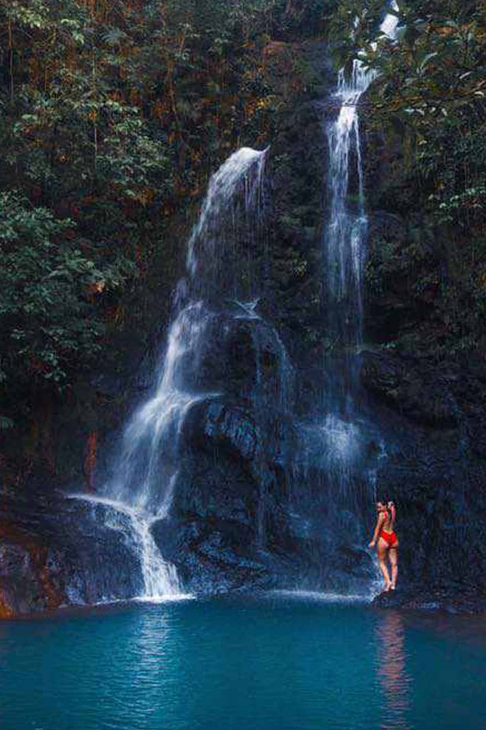 Hiking the Tiger Fern Falls Trail in Cockscomb Basin Wildlife Sanctuary ...
